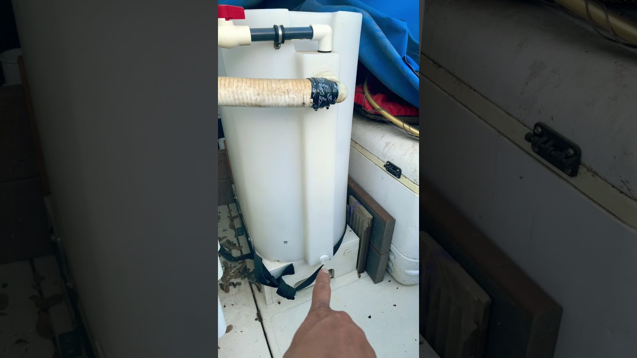 Aqua World Live Bait Tank Setup for 21 Foot Arima - YouTube