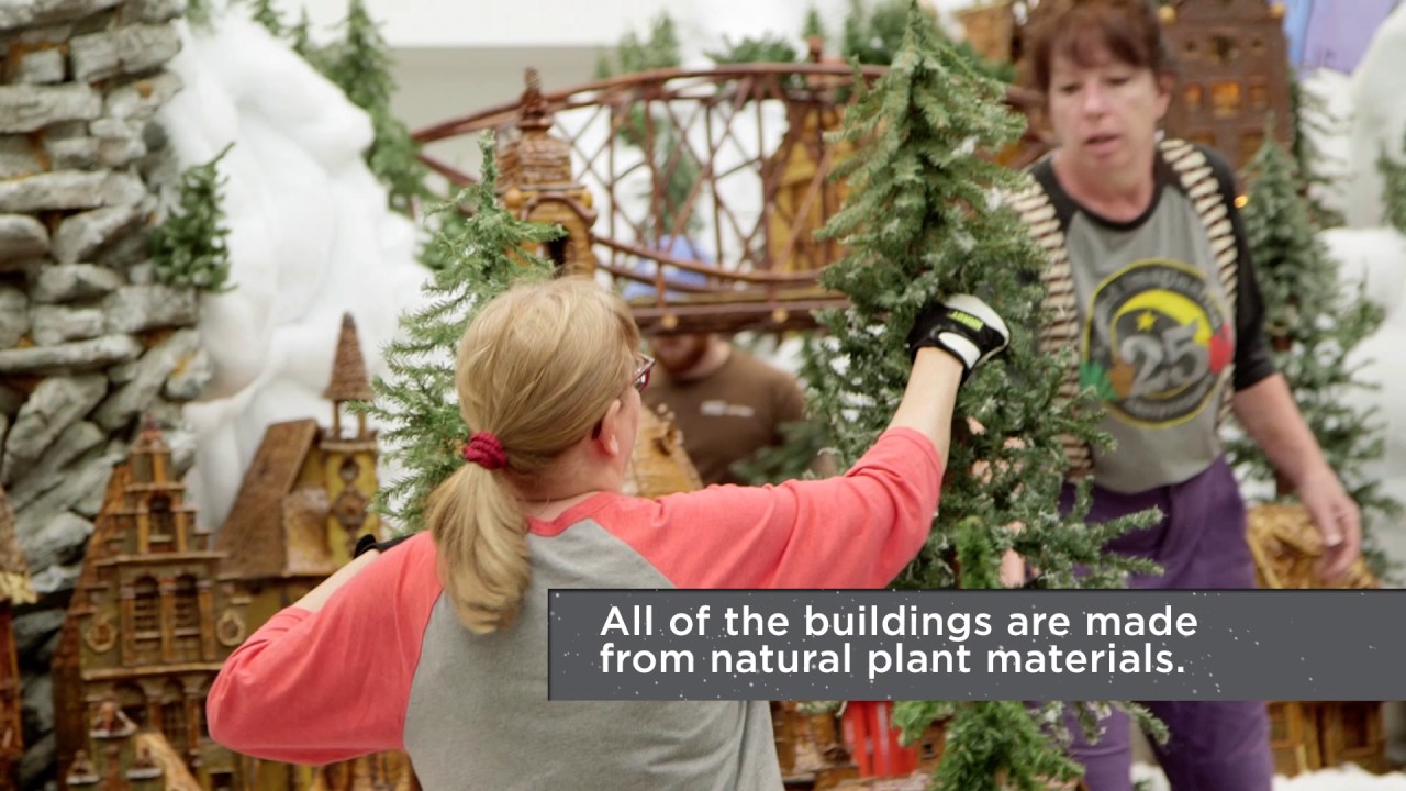 The Huntington Holiday Train at Main Library – Back Again! - YouTube