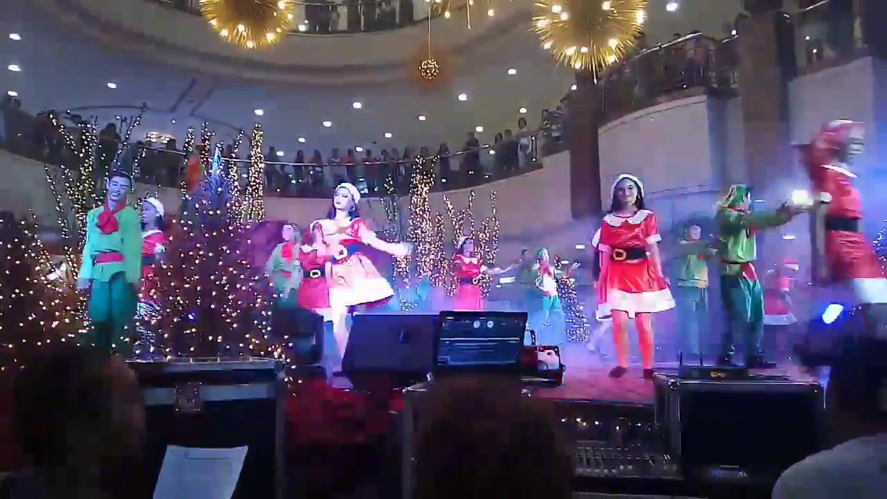 The Christmas Musical Shows at Fountain Area. (14) - YouTube
