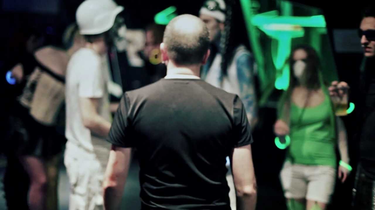 Fluo - Nightporter [official video] - YouTube