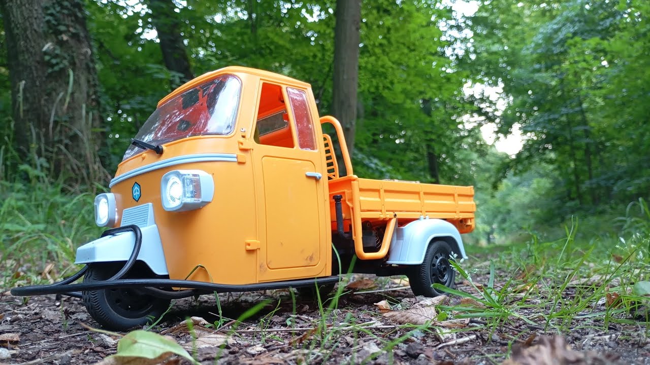 rc Piaggio Ape Modified Fast Moonshine Transport - YouTube