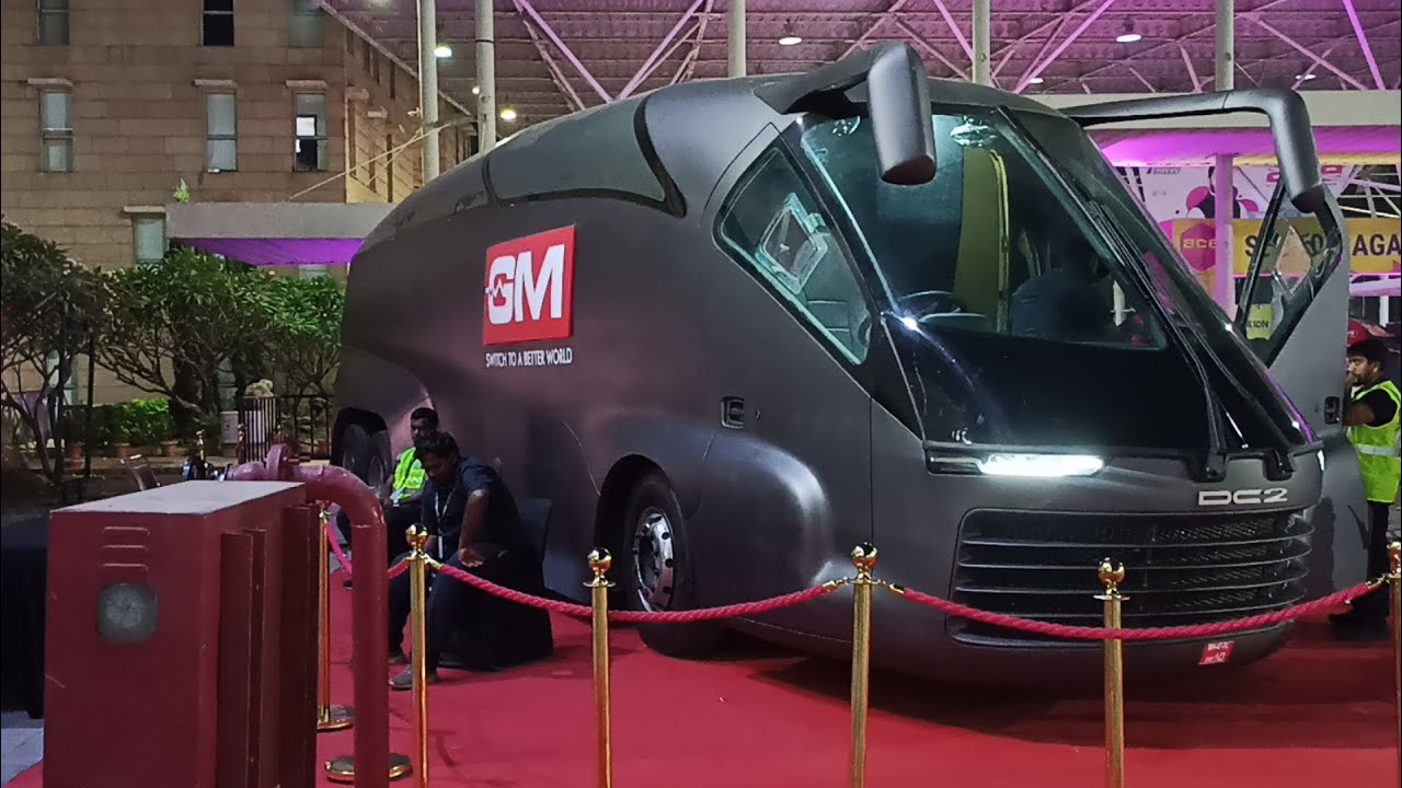 GM Modular company's luxury #bus at #hitex at #acetech exibition - YouTube