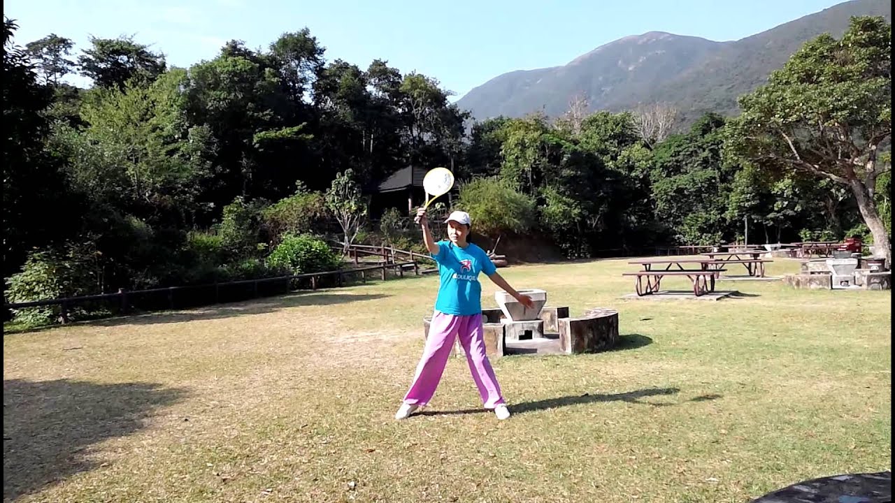 Winnie Chui plays Rouli Ball Fly Dragon! - YouTube