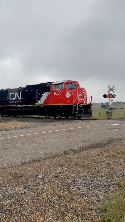 CN 8302 - SD75IACC at Ardrossan, Alberta - YouTube