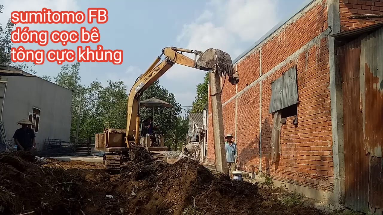 Xe cuốc kube dóng cọc bê tông cực khỏe. - YouTube