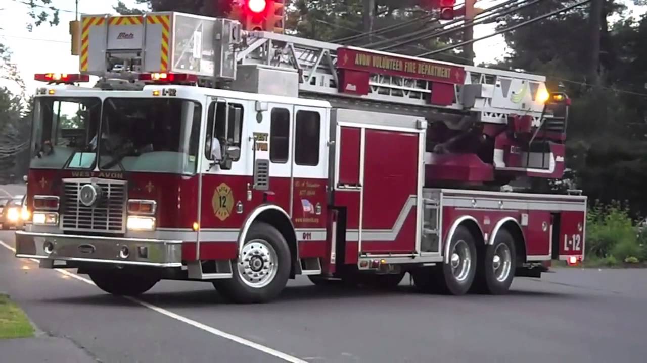Avon Volunteer Fire Department Engine 14 Responding - YouTube