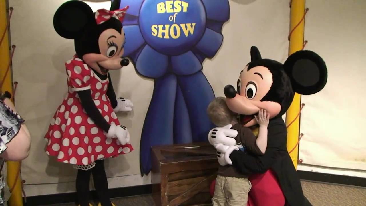 Mickey and Minnie Mouse in the Judge's Tent in Toontown at Magic ...