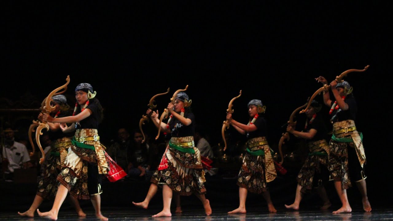 GR BUSUR PITU “Hari Tari Dunia 16” Pendhapa Ageng ISI Surakarta - YouTube