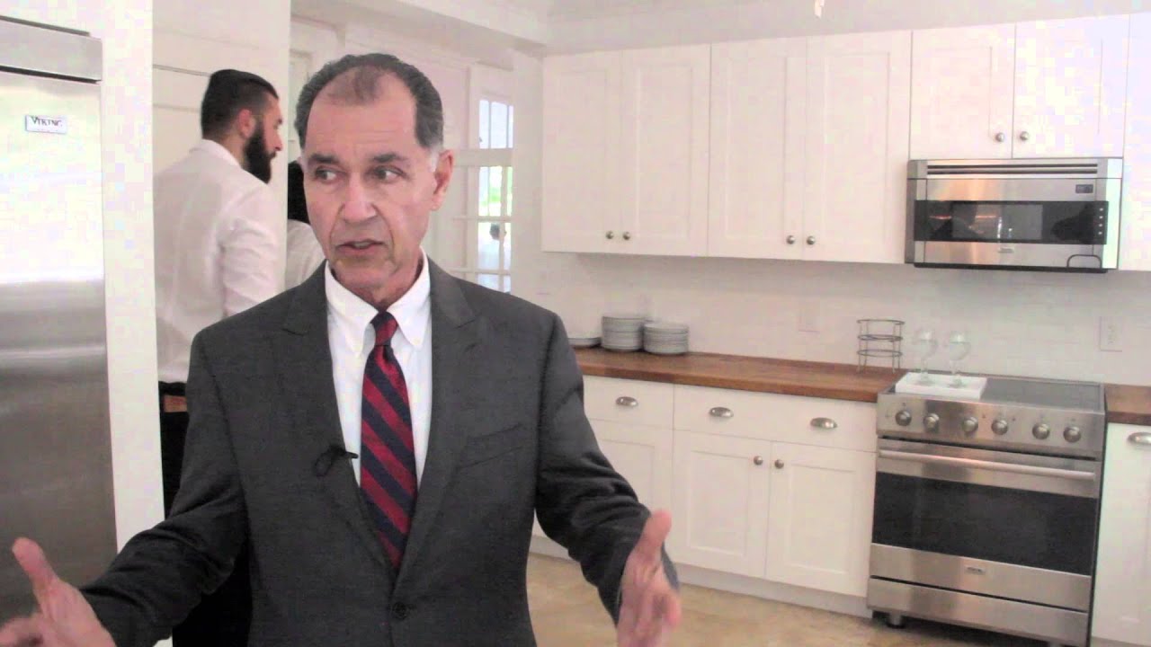 Take a peek inside Al Capone's Palm Island mansion - YouTube