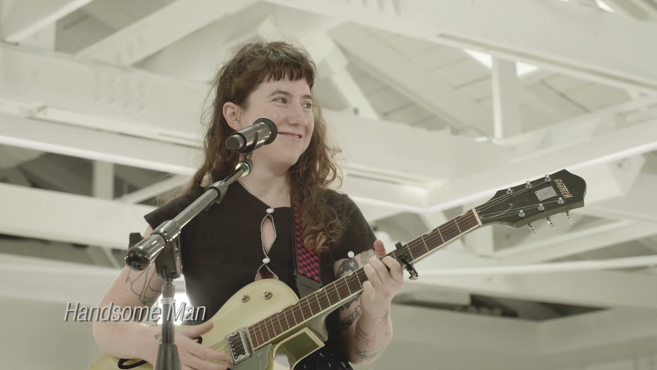 Wednesday - Handsome Man (Live on Window Music) - YouTube