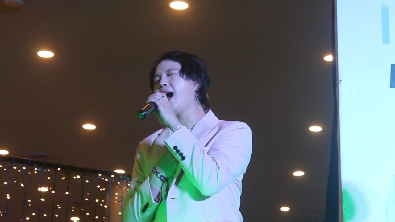 090322 @AlwaysDustin - Crazy | LIVE | @ The Stan Day Mall Show - YouTube