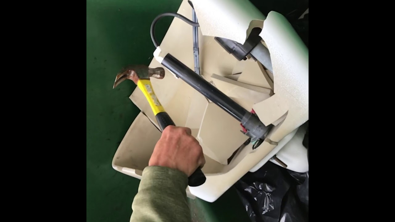 Smashing a toilet with a hammer - YouTube