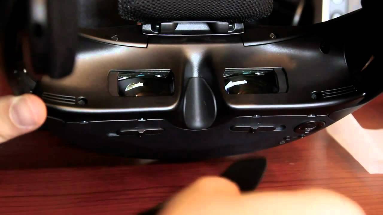 Sony HMZ-T1 Personal 3D Viewer hands-on.mp4 - YouTube