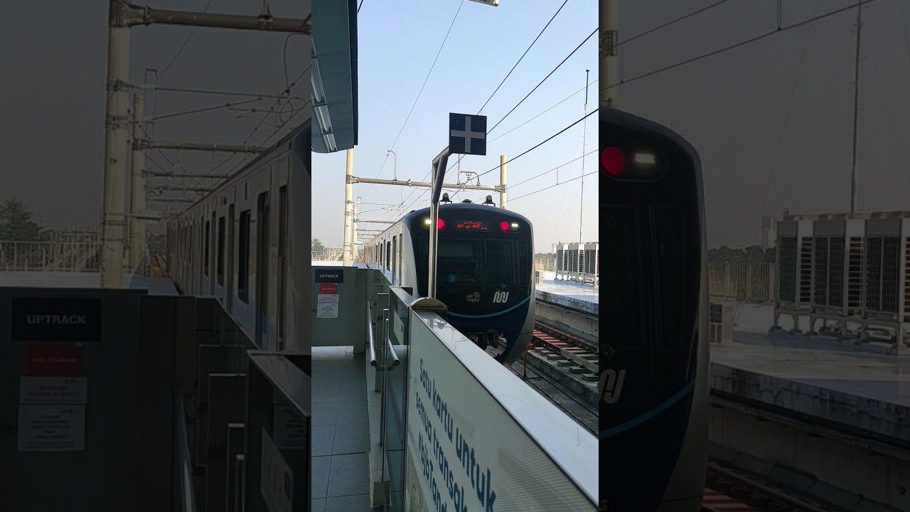 MRT JAKARTA I KERETA API I KAI I KRL #shortvideo #train #mrt #krl # ...