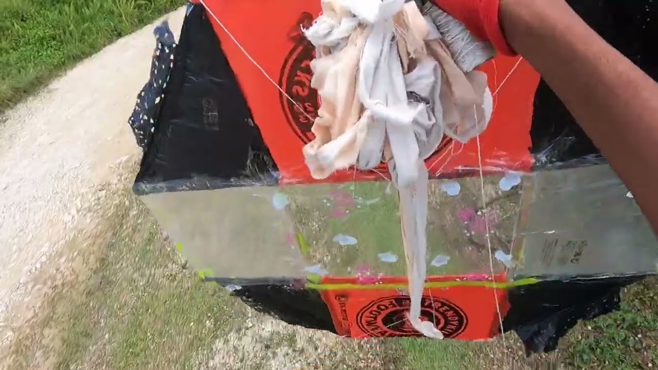 The Wind Broke my 5Ft Kite , Jamaica Bamboo Kite - YouTube