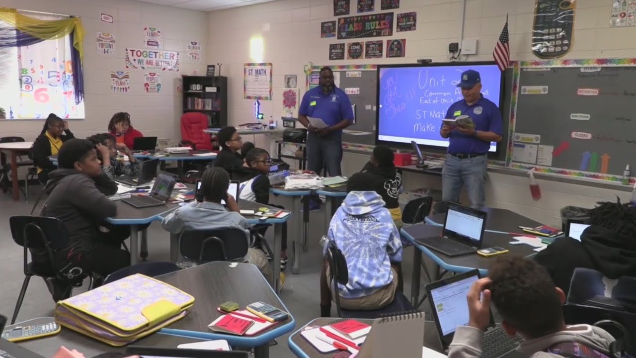 Snelson-Golden Reads Day - YouTube