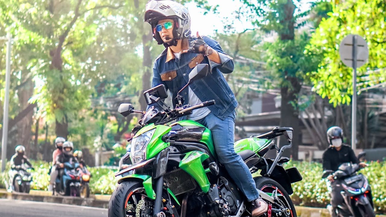Sunmori Moge Riders Jakarta-Insta360x3 - YouTube