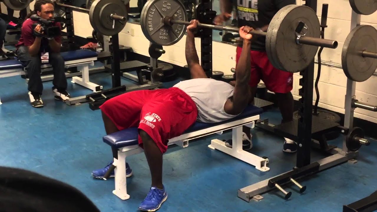 Jalen "Scoot" Simmons does bench press portion at SCSU Pro Day - YouTube