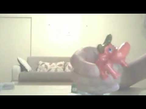 Süpriz yumurta boğa oyuncağı aç