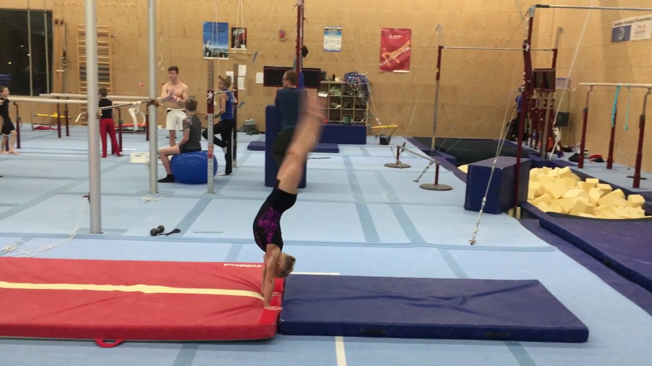 Handspring, flyspring, flyspring - YouTube