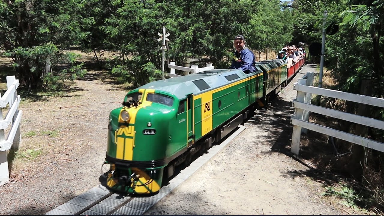 Summer at Diamond Valley Railway - December 2021 - YouTube