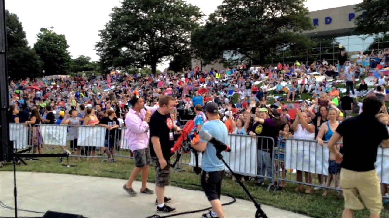 2015 July 4th Amway Family Fireworks party in Grand Rapids, MI - YouTube