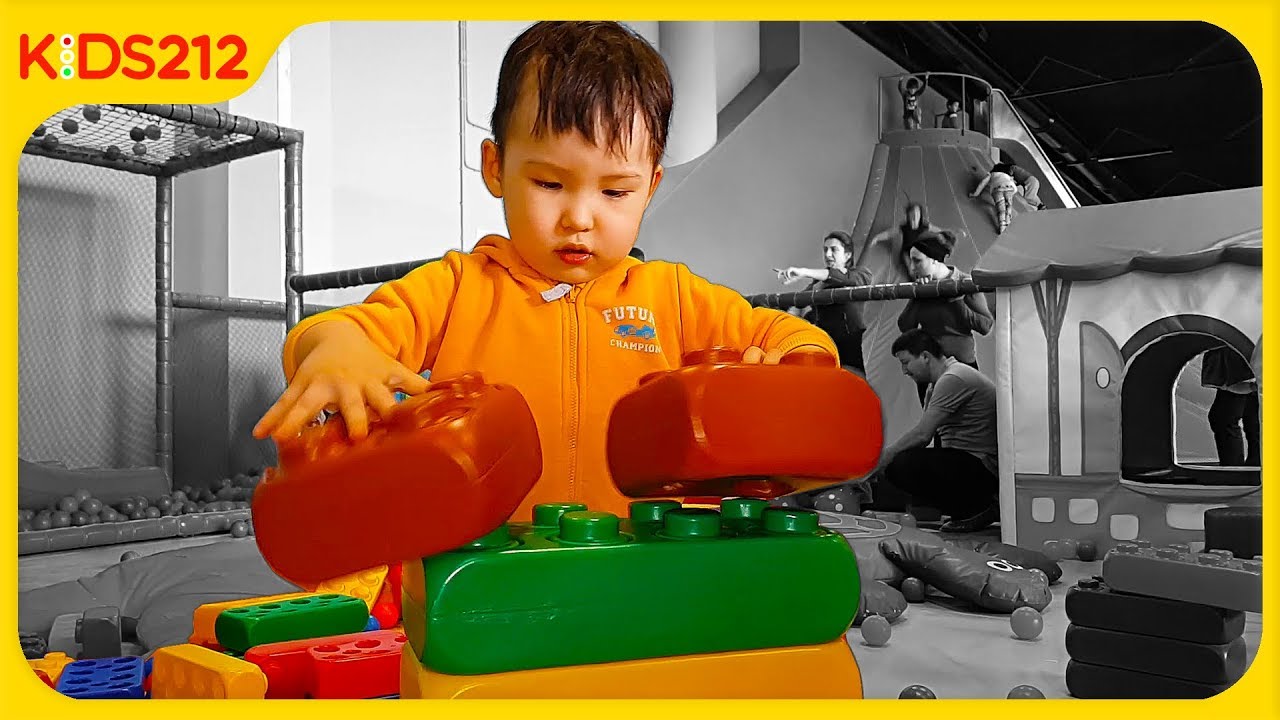 Giant soft lego bricks for kids at indoor playground! #019 - YouTube