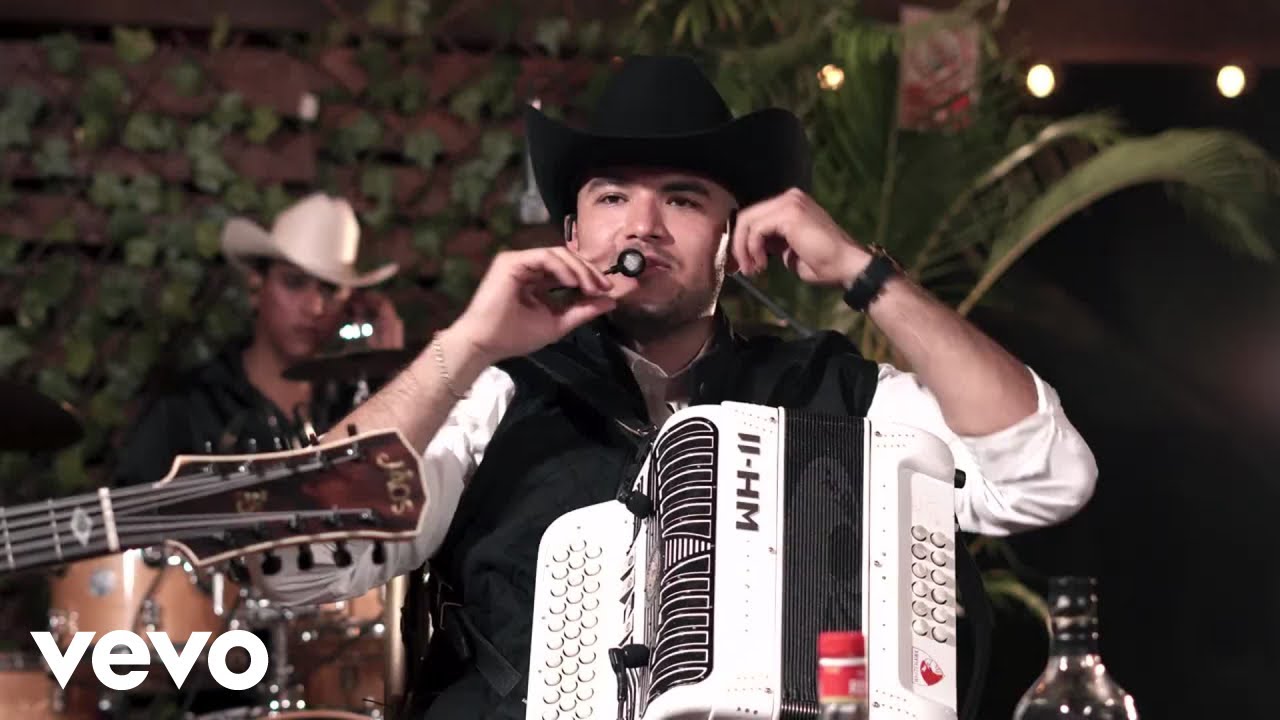 Angel Saucedo - Ahora Resulta - YouTube