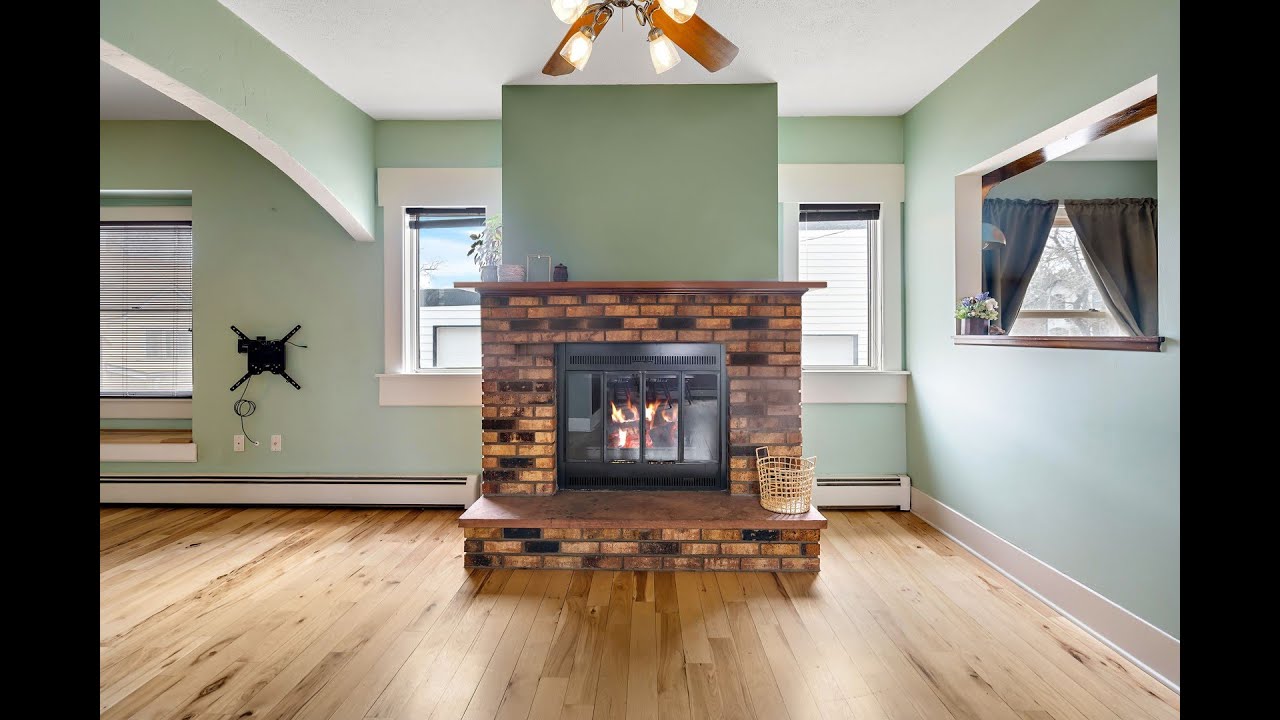 MacKenzi Adams presents 3725 W 49th Avenue Denver, CO ...