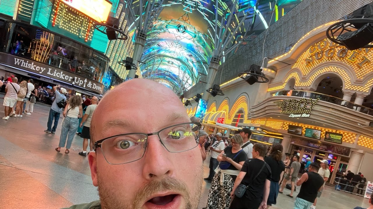 BIG T IN LAS VEGAS FREMONT STREET FUNKY FRIDAY - YouTube