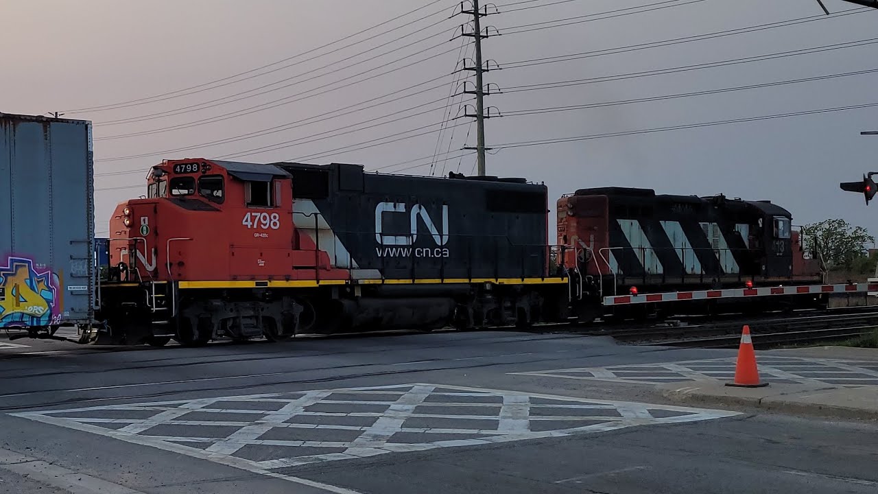 (Almost Missed!) CN 554 - 4131 & 4798 At Burloak - YouTube