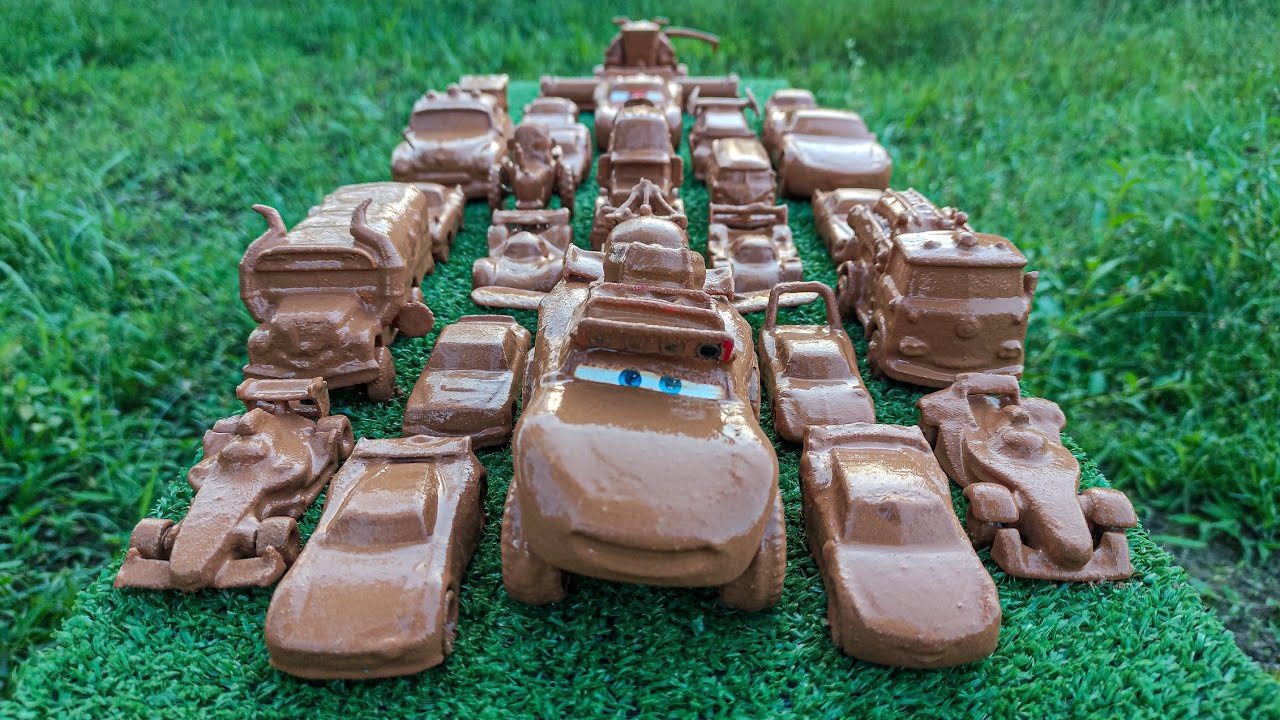Clean up muddy minicars & disney car convoys! Lightning McQueen, Tow ...