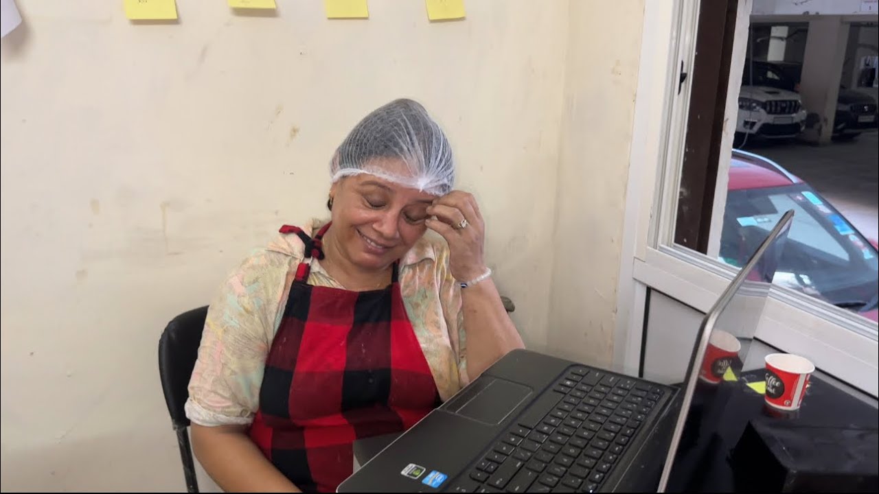 ZOMATO Wale Rider Ne ki mummy se Batamizi 🙏😢+ Rai Family Kitchen 🍝🥟 ...