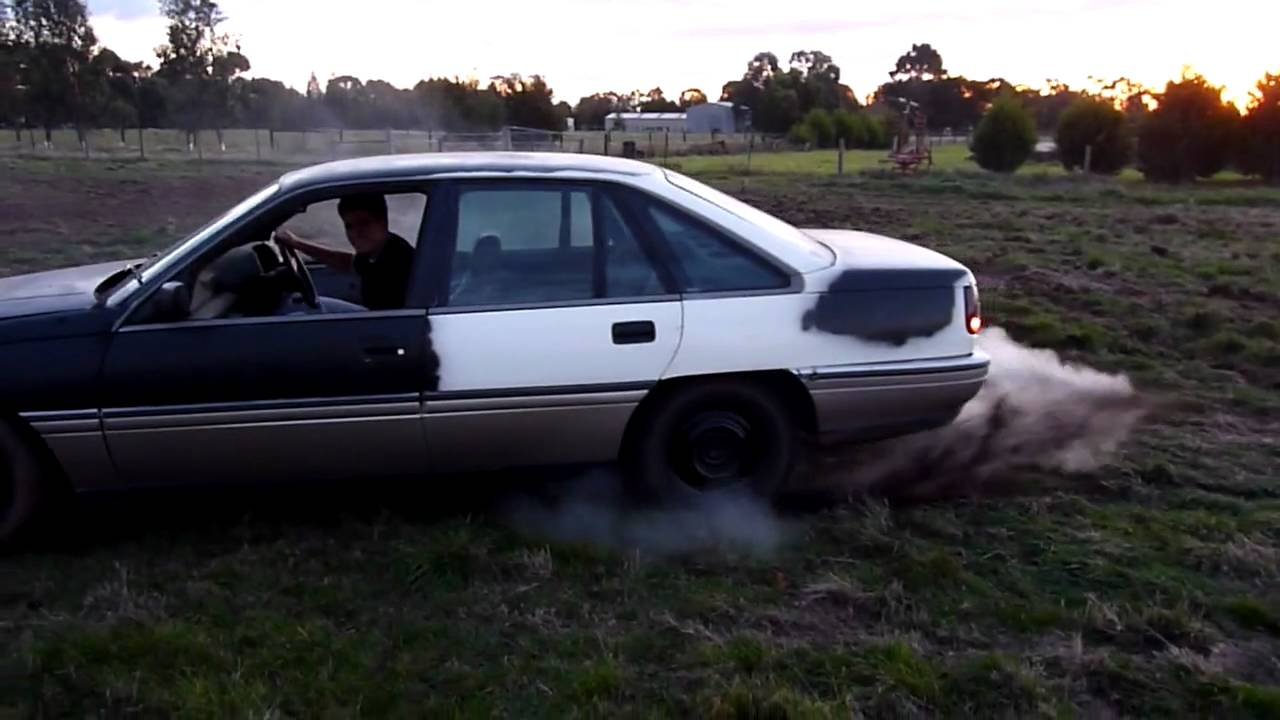 Holden vn V8 5ltr circle work - YouTube