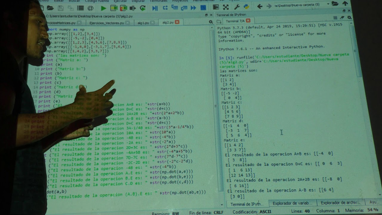 Ejercicios de matrices hecho en Python usando la herramienta spyder ...
