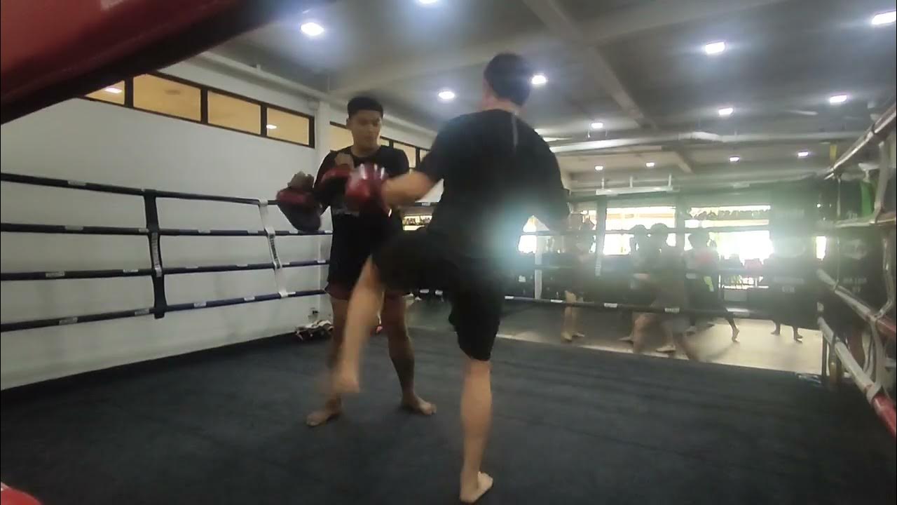 Muay thai session at Watchara Muay Thai Gym - YouTube