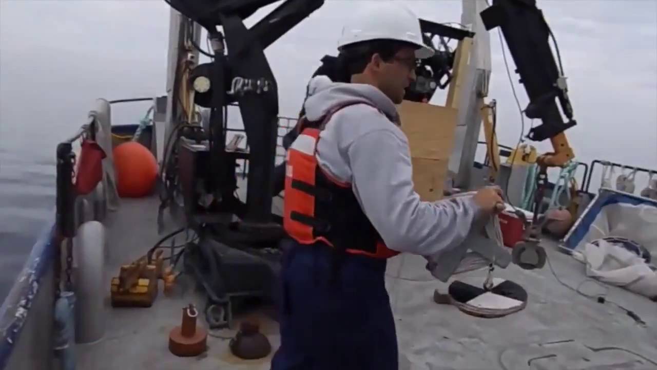 NOAA GLERL Sampling Equipment Secchi Disk - YouTube