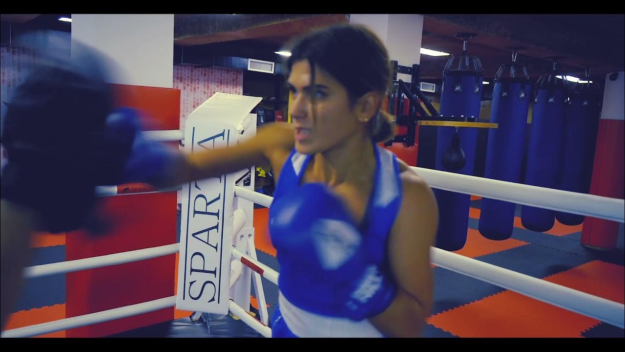 Donjeta Sadiku Boxer - YouTube