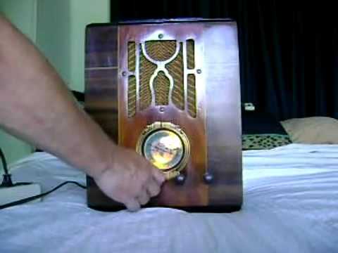 Howling Bells - Radio Wars Theme #2 - YouTube