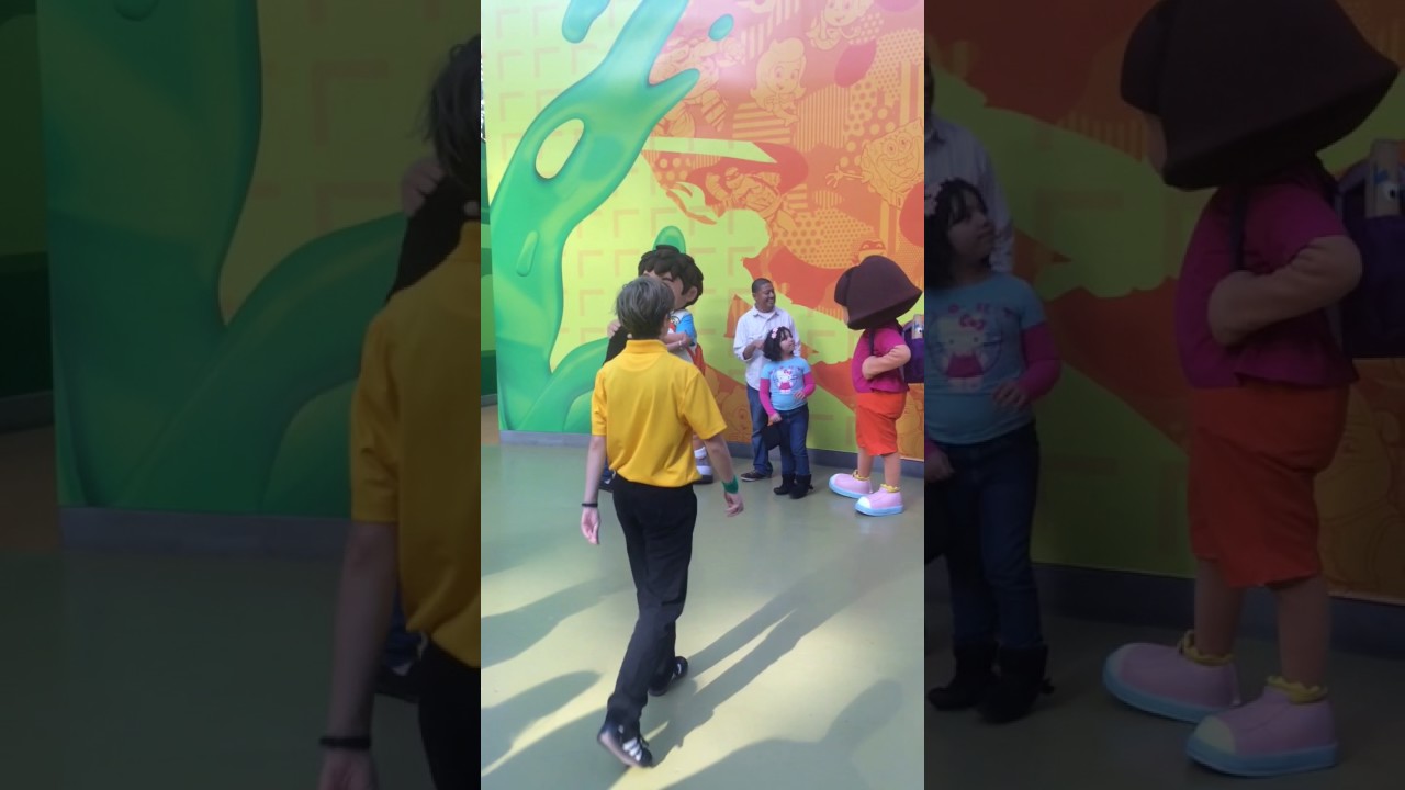 Meeting Dora the Explorer - YouTube