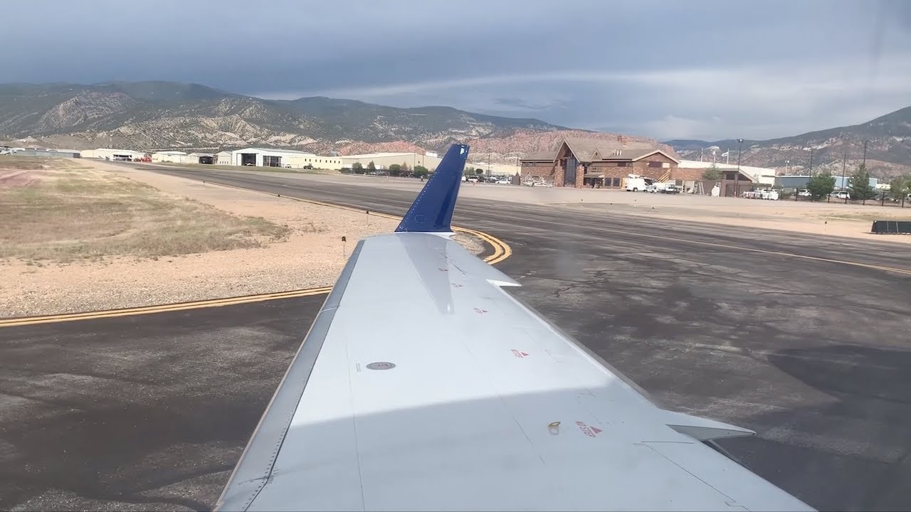 Delta Connection CRJ-200 Takeoff from Cedar City - YouTube