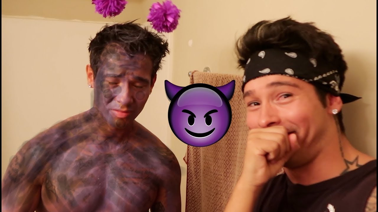 SHAMPOO PRANK ON MY TWIN BROTHER!!! JAJAJA - YouTube