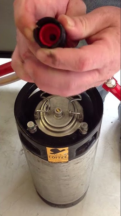 How to Change Swivel-Top Kegs - YouTube