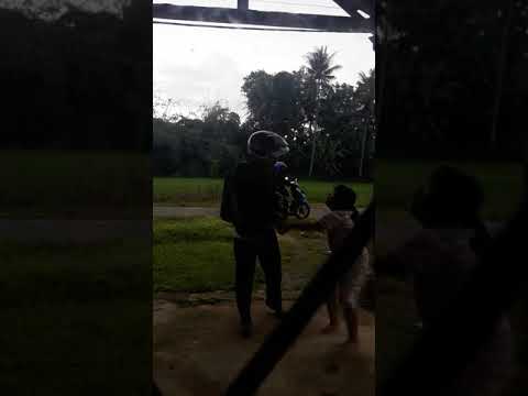 ADEK NANGIS SETIAP AYAH BERANGKAT KERJA