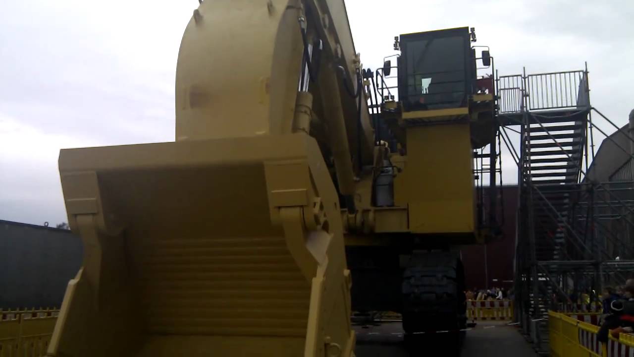 Komatsu PC4000 - YouTube