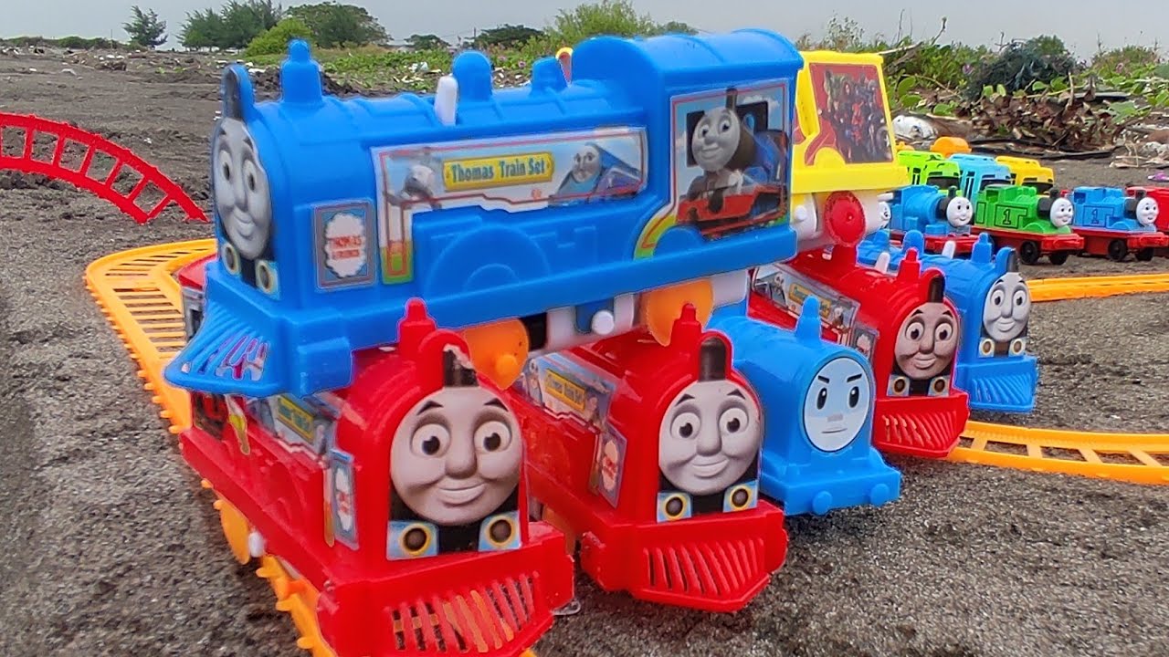 WoOwW Kereta Mainan Thomas and Friends kolaborasi - YouTube