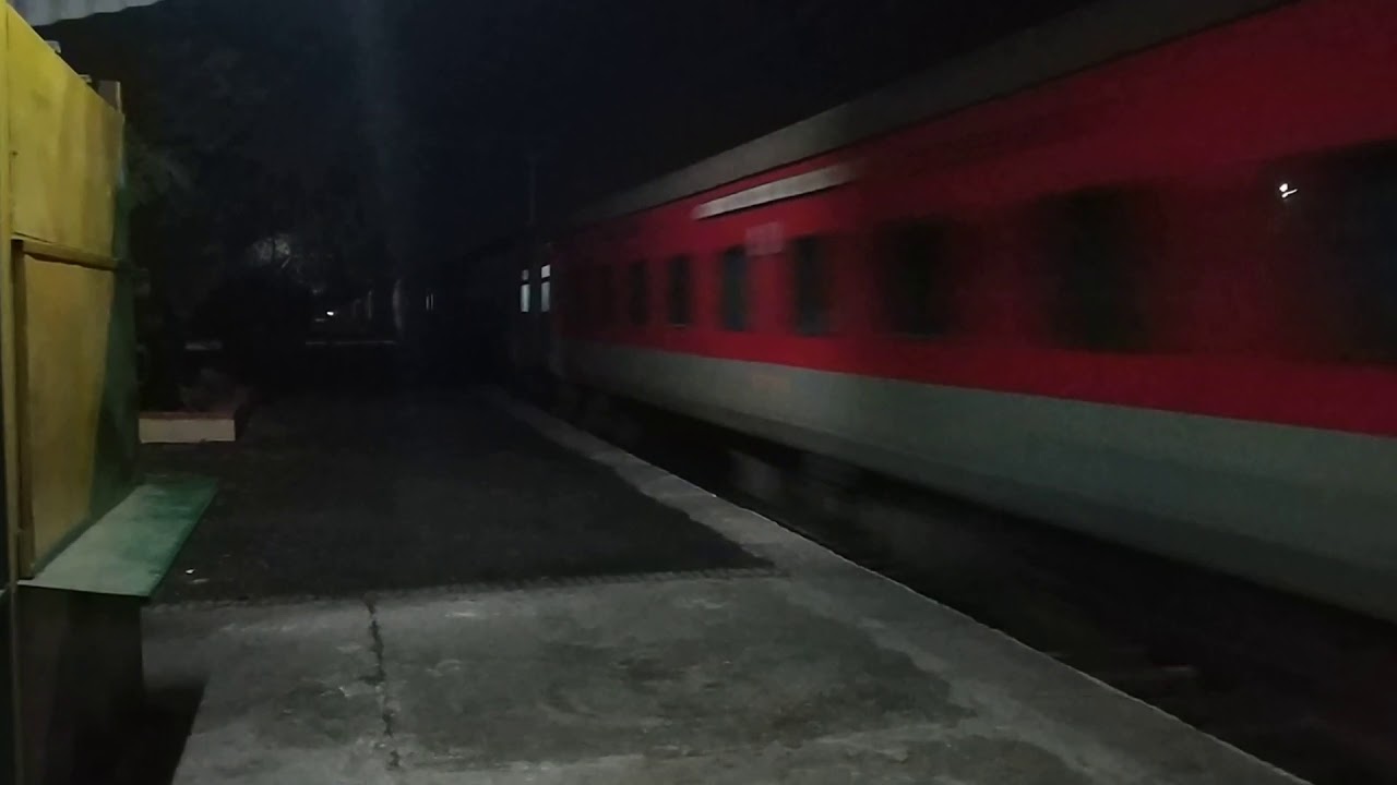 High Speed Sealdah Rajdhani Express Attacks Bindki Road At Top Speed - Indian Railways.!! - YouTube