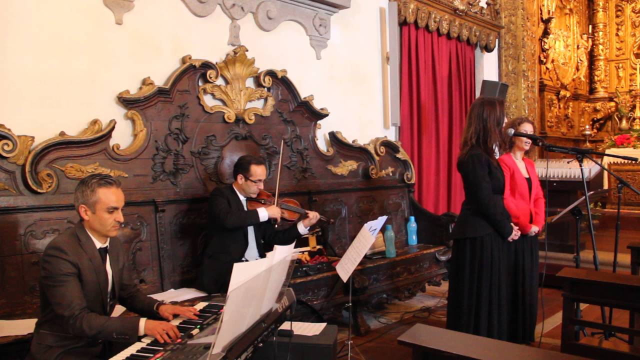 Mónica, Ricardo & Esmeralda - Can't Help Falling In Love - YouTube