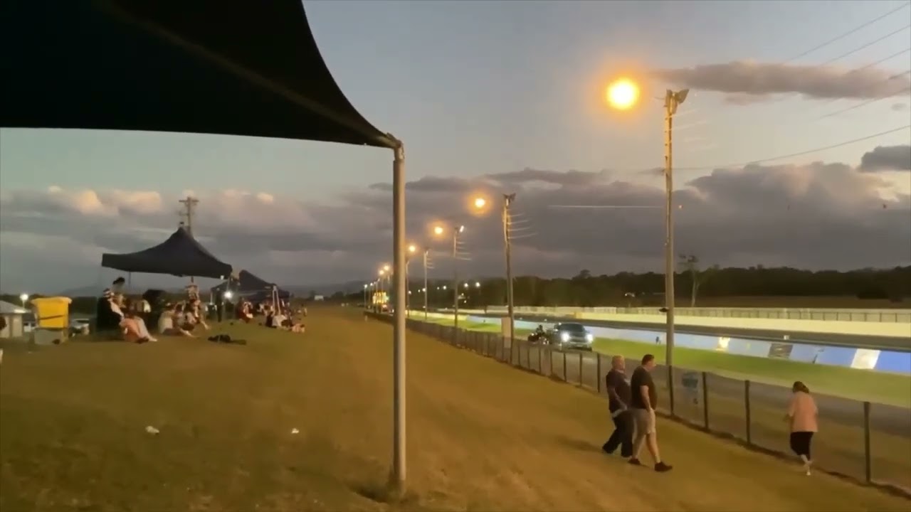 VF SS Redline @ Palmyra Dragway - YouTube