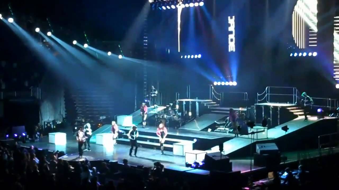 Usher Atlanta Concert with Kimberlie Garlock Backup Blonde Dancer - DJ ...